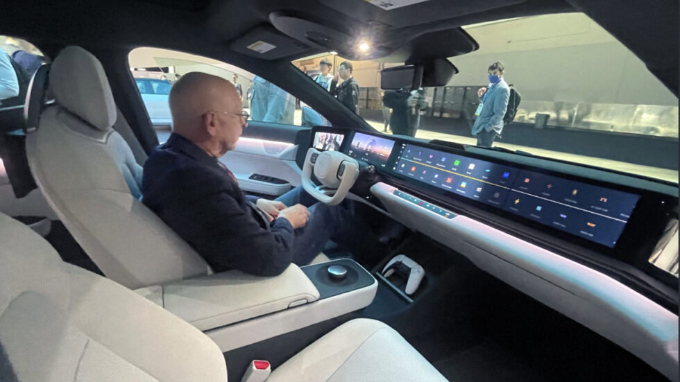 Quu | Redefining How We See Radio